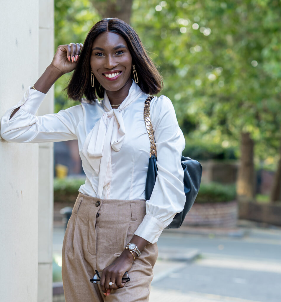 How to style a sleeveless dress - Thatcorporatechic